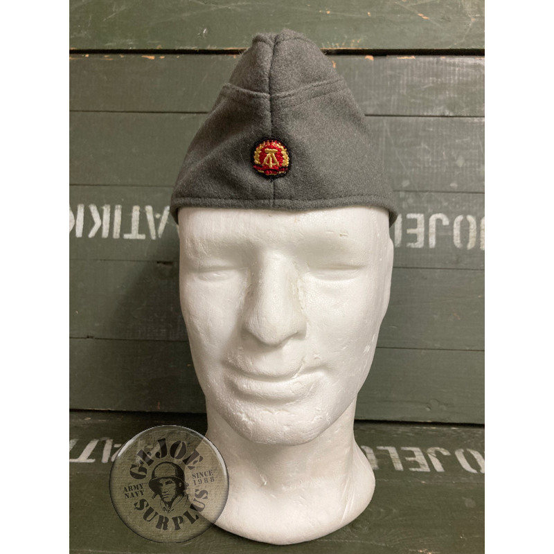 EAST GERMAN ARMY OFF-DUTY GARRISON CAP TROOP NEW