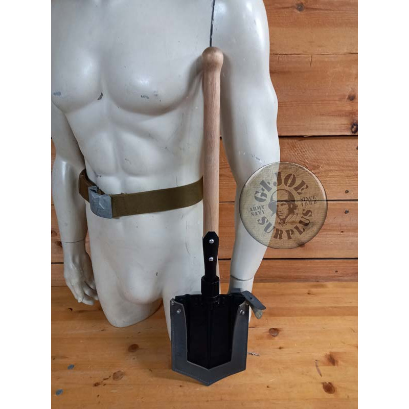 EAST GERMAN REPRO FOLDING SHOVEL+ ORIGINAL POUCH